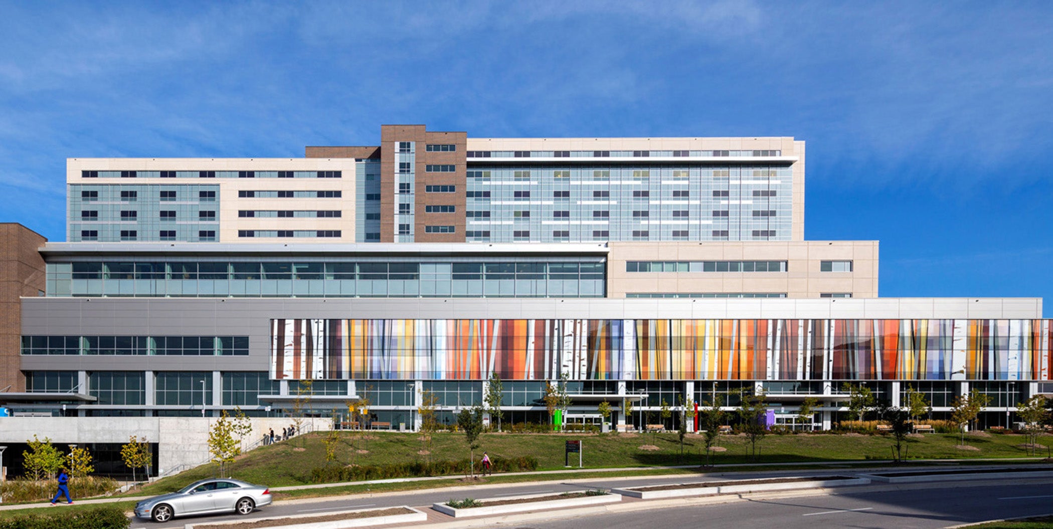 The Envelope of Humber River Hospital: Modern Composition | HDR