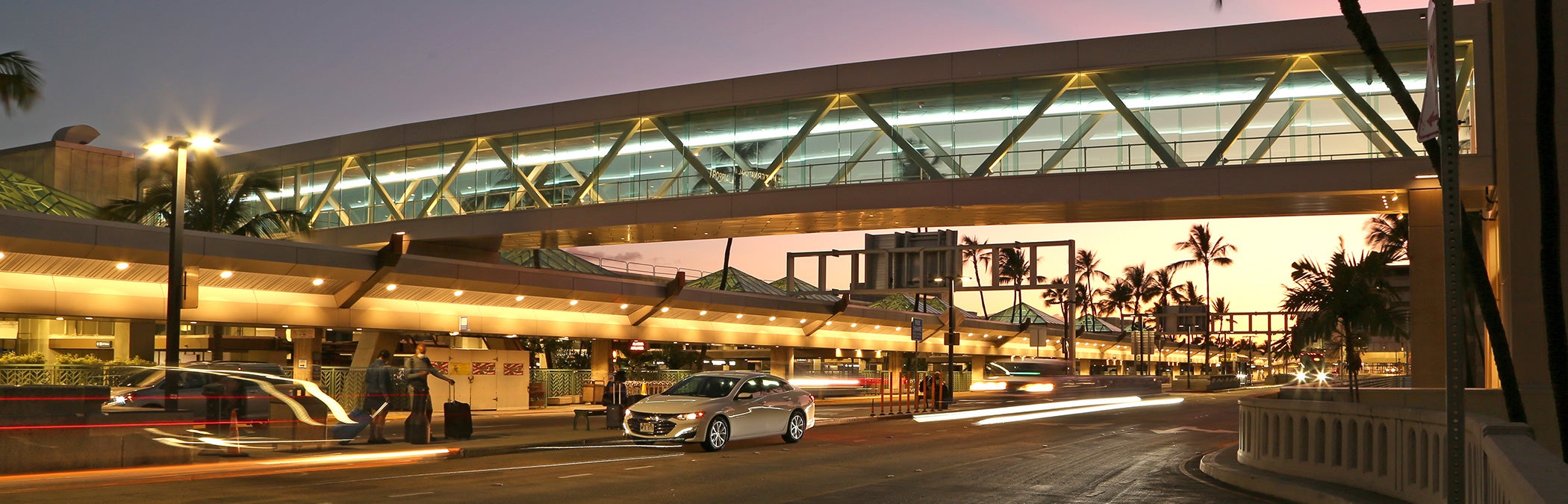Daniel K. Inouye (Honolulu) International Airport Pedestrian Bridges | HDR