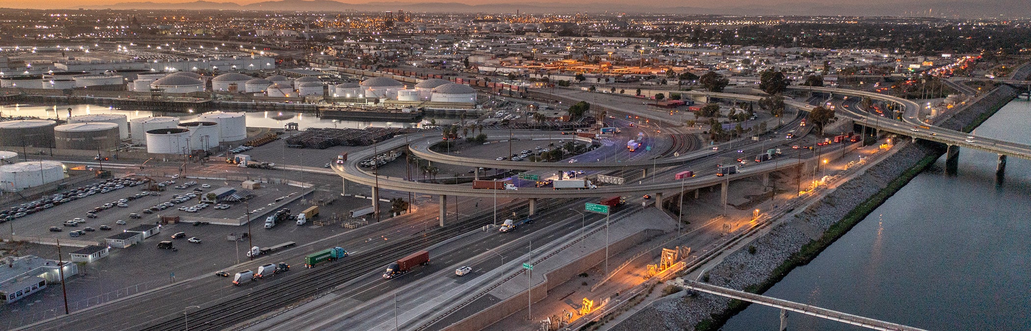 Pier B On-Dock Rail Support Facility | HDR